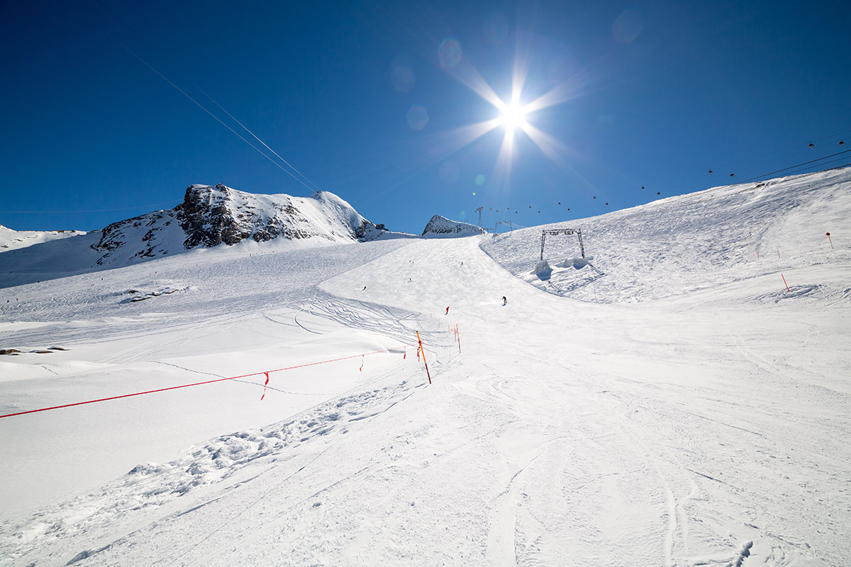 Late Ski Season: The Best Skiing | Skier Deals